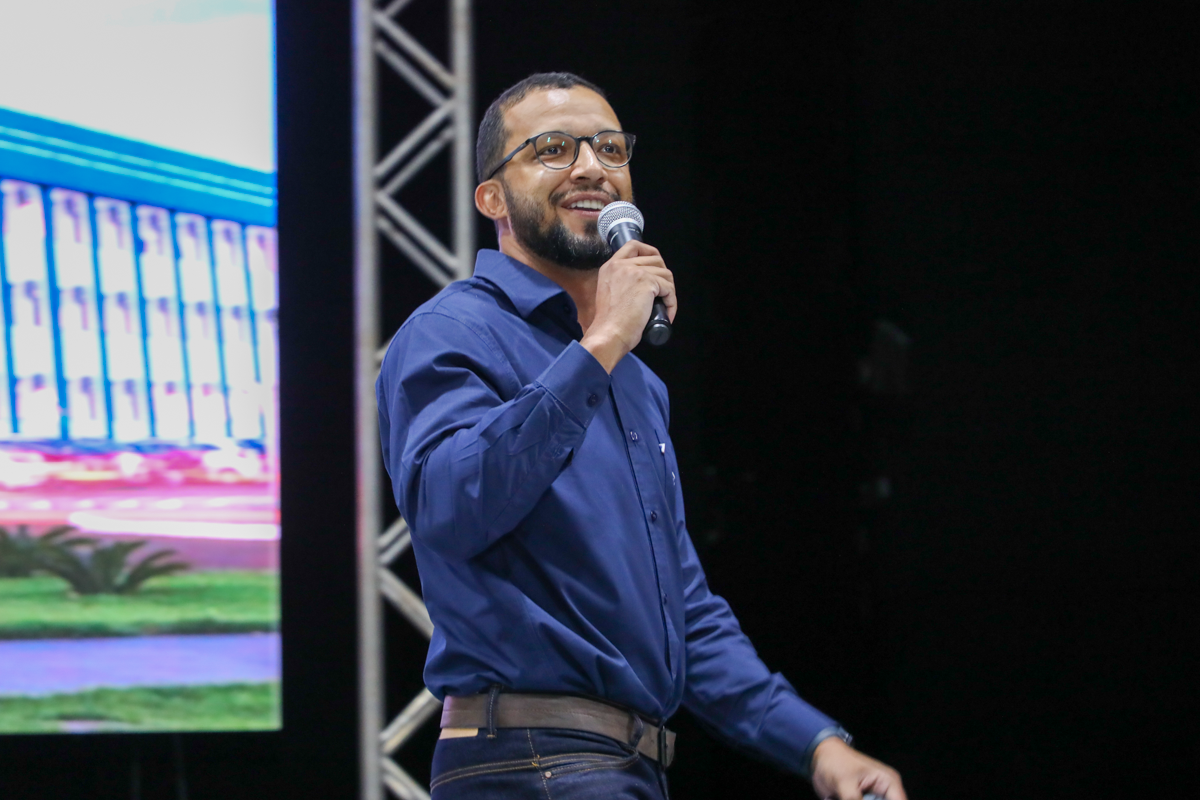 Calouros e calouras do período matutino são recepcionados no Integra UniRV